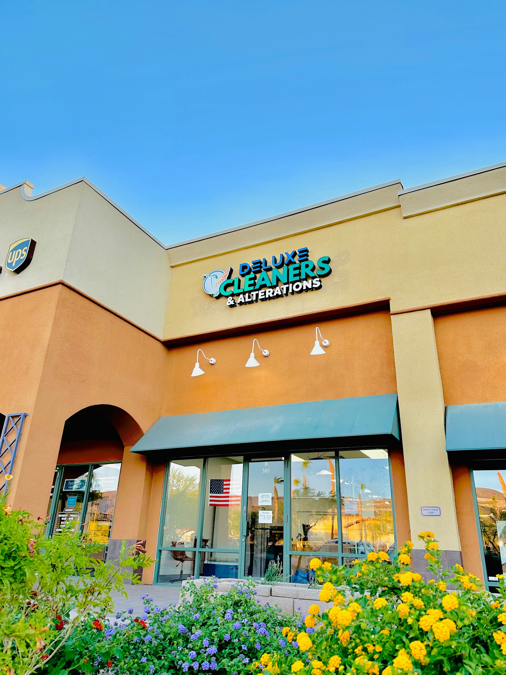 Deluxe Cleaners & Alterations